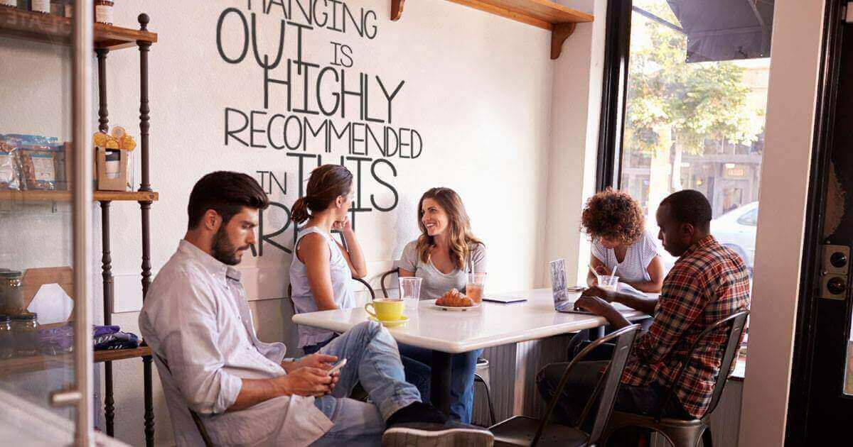 Muursticker quote - Hanging out